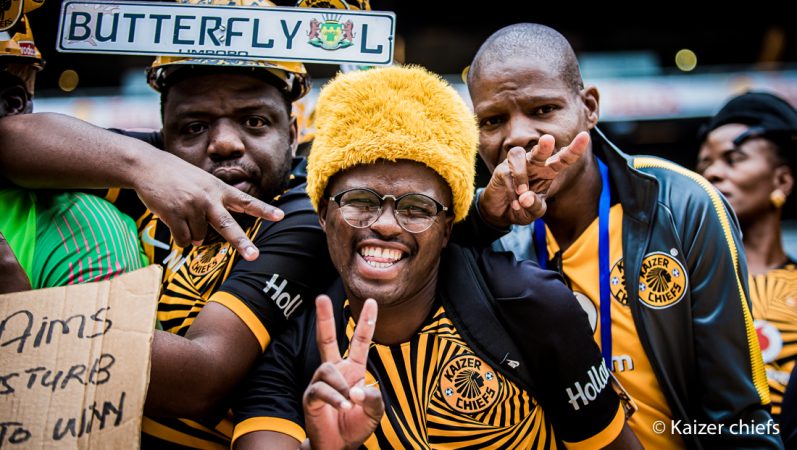 Chiefs Supporters Get to Hang Out With Players - Kaizer Chiefs FC